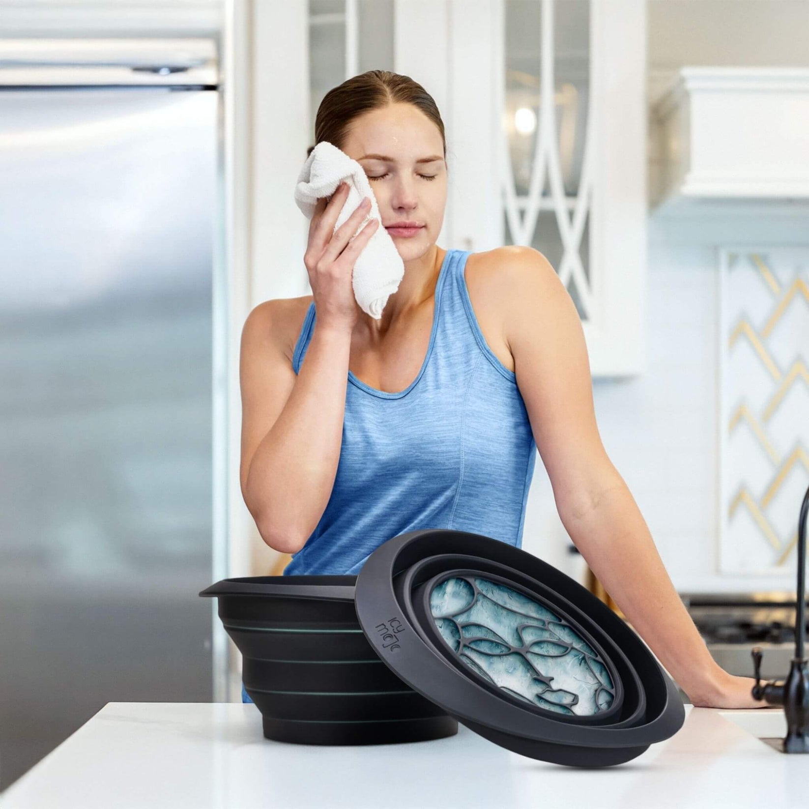 Icy-Mojo™ | Ice Bath for Face - Reduce Puffiness & Tighten Skin